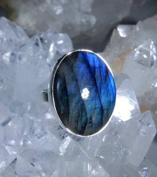 Labradorite Oval Ring - Heaven & Nature Store