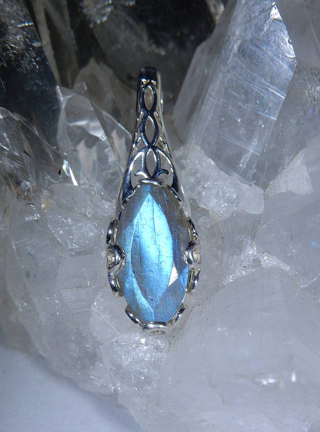 Labradorite Oval Ring - Heaven & Nature Store